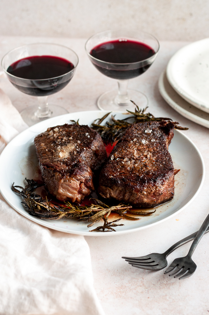 How to Cook Filet Medallions in a Skillet in 20 Minutes